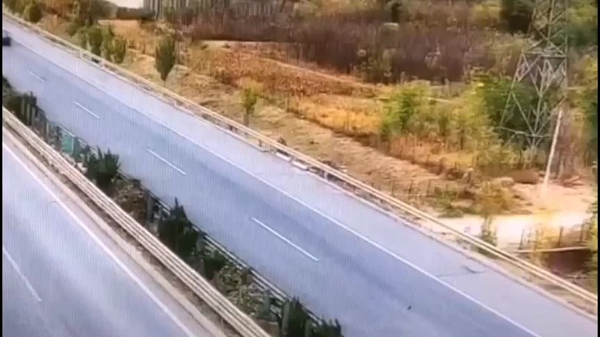 #交通安全 #冬季交通安全整治 电动车上高速, 你还管这东西叫牌