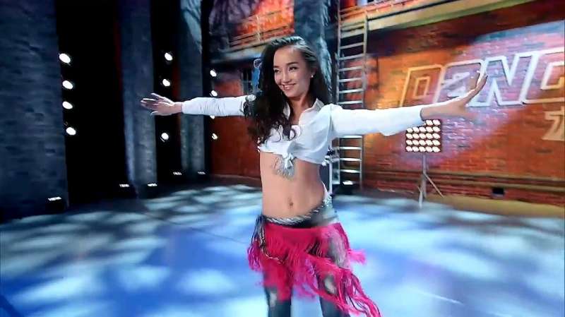 中国好舞蹈:珠海年轻妈妈,上好舞蹈跳肚皮舞,震撼全场