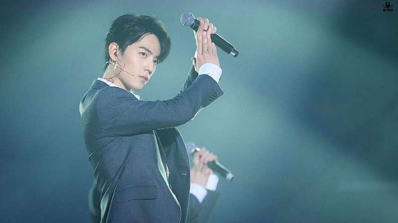 肖战华晨宇同台唱《我管你》,高音一出嗨爆全场,听完直接被征服