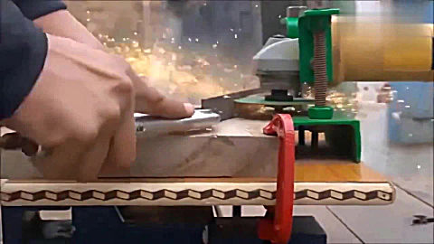 牛人制作:将角磨机这样一改,又多了一个功能