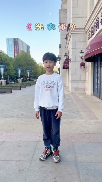 放学路上的快乐藏族舞跟着节奏嗨起来洗衣歌