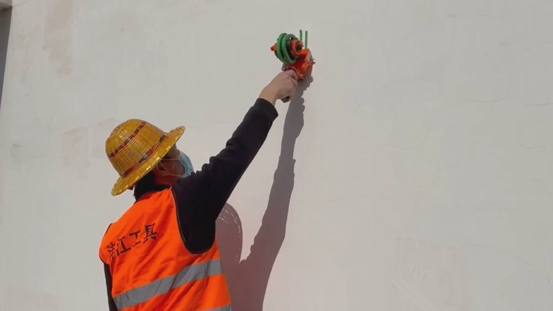 这是美纹纸粘贴器,打胶或者分格它在行