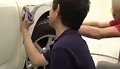 汽车局部钣金喷漆是怎么做的?看看这个视频吧