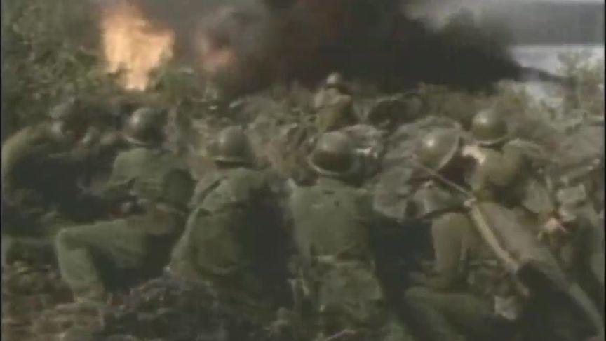 自卫反击战的电影,解放军战士冲上山歼灭敌军,精彩片段!
