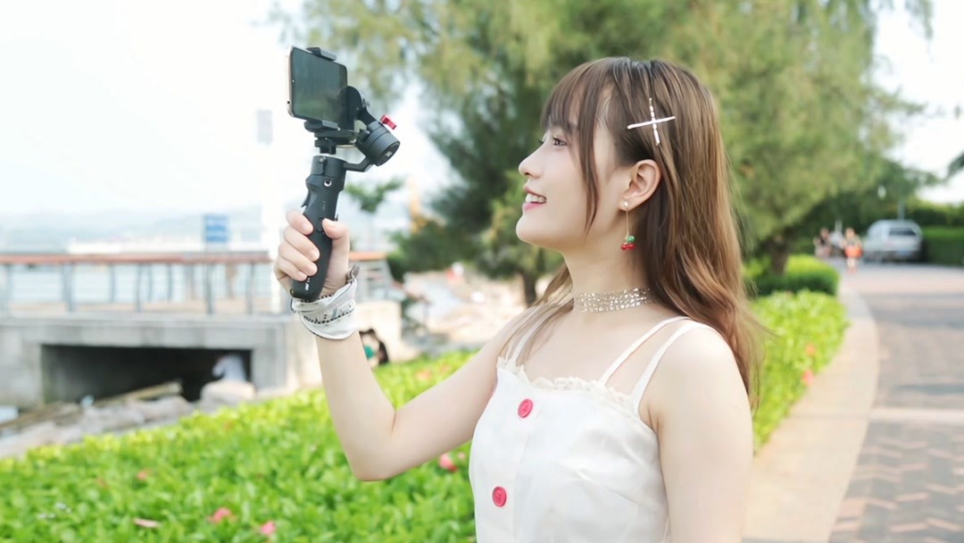 最适合女生vlog的稳定器?智云云鹤M2初体验