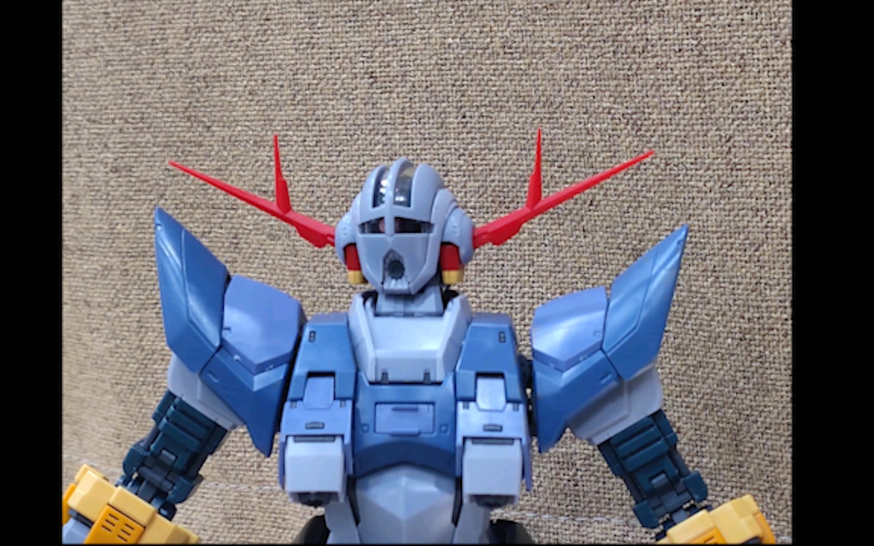 奇怪的高达定格动画.mp4