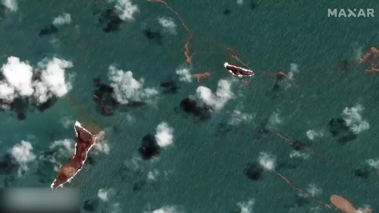 汤加火山喷发后的毁灭!这是之前和之后的卫星照片,简直惨不忍睹