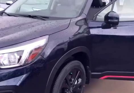 斯巴鲁森林人到货,后盖打开以后,感觉真深呢