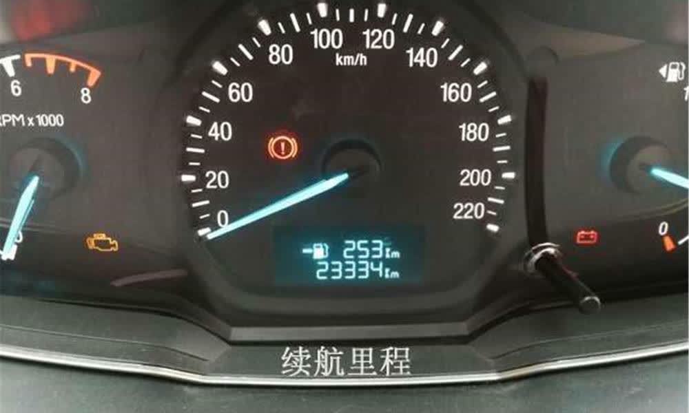 仪表盘上的小黑棍究竟有啥用?修车工:车子好不好,按一下就知道