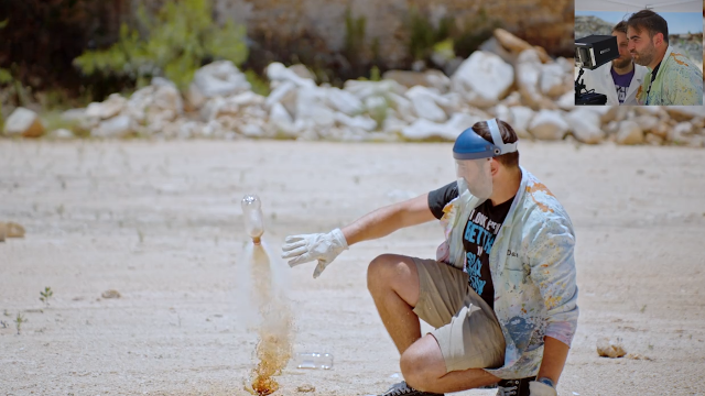 利用慢镜头才能看到的实验,发生的时间连一秒钟都不到,非常神奇