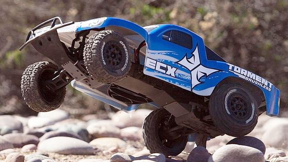 机械感十足的仿真模型车,这样的避震效果不输真车啊