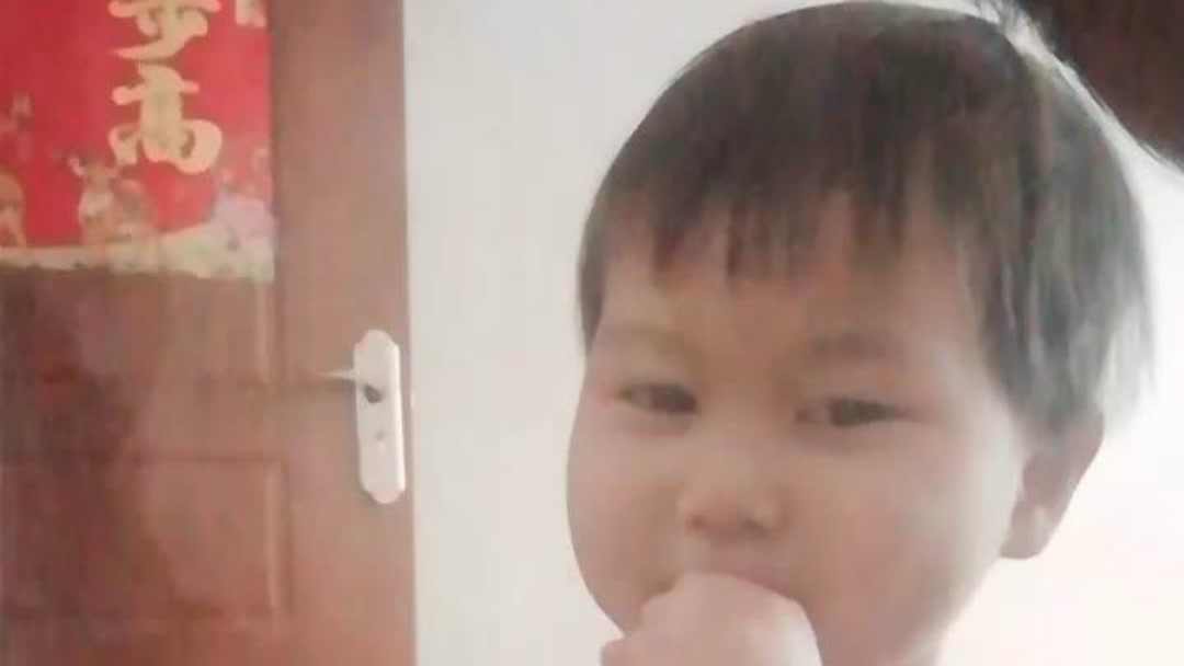妹妹的幸福很简单,一个旺旺碎冰冰就很满足ߘ�ߘ