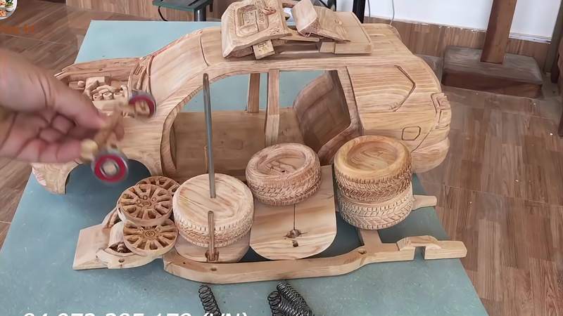 神仙木工纯手动打造100:1丰田普拉多汽车模型制作过程!太牛了