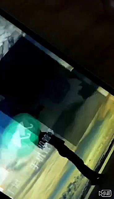 手机同频线连接投影仪使用方法