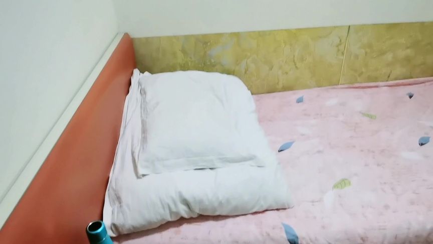 济南宾馆50元一晚,洗个澡,吃点水果,美好的一晚开始了。