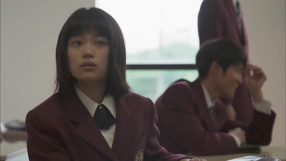 贵族学校就是残忍,家里没钱马上就勒令退学,丝毫不留情面