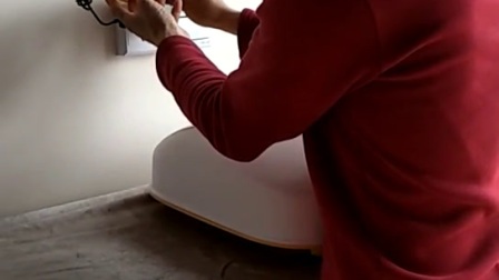 【电池安装+充电使用方式】