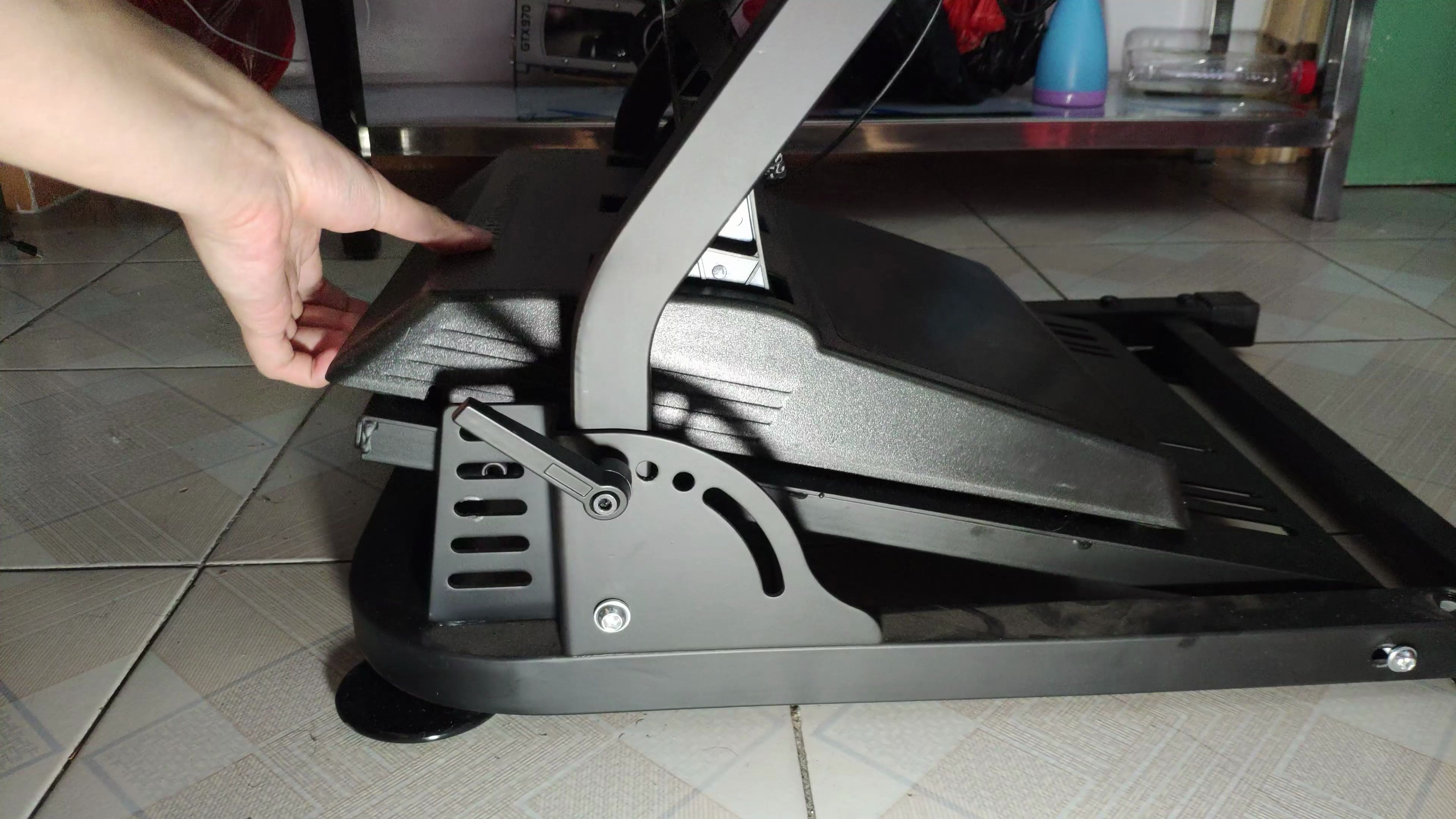 350块的模拟器折叠支架稳不稳?ARTCockpit第三代折叠支架上手体验