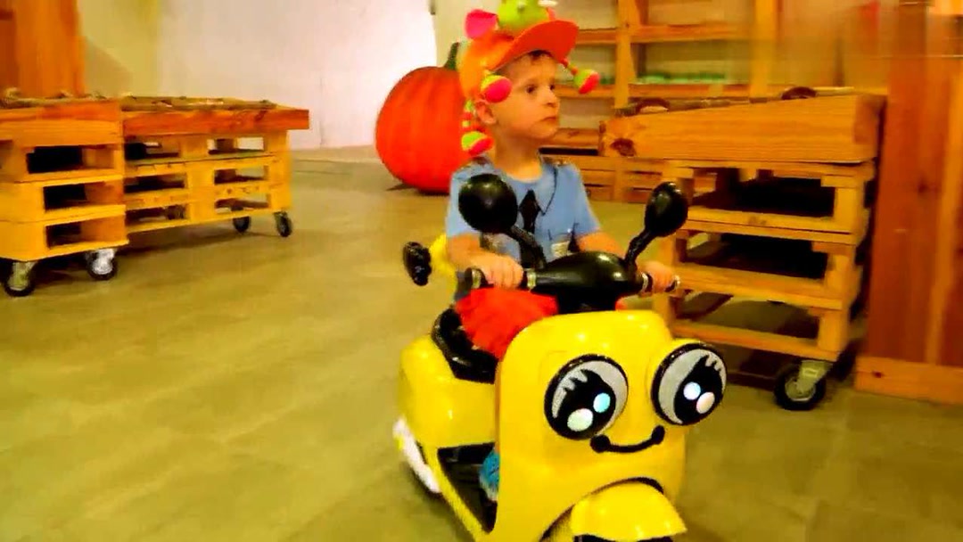 儿童启蒙游戏:小朋友带你认识英语字母