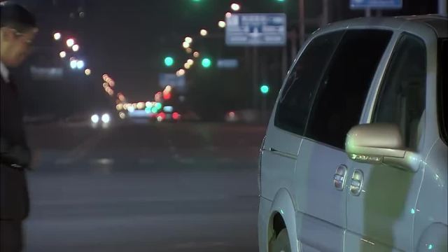 前台女孩第一天上班,老板又买衣服又租公寓的,肯定没安好心