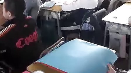 四年级 厨房交响曲(瓶子的化装舞会)(小学美术优质课研讨课例集锦)