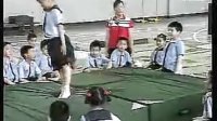 一年级 滚翻,前滚翻成坐撑(小学体育一年级优质课视频专辑)