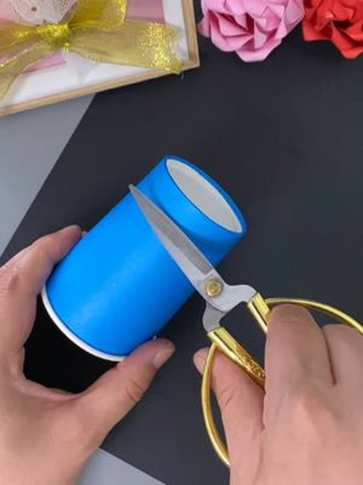 用家里的纸杯和吸管陪孩子做迷你自行车创意手工吧自制玩具