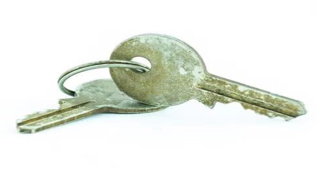 钥匙生锈打不开门怎么办?教你简单一招,几分钟除锈,很新的一样