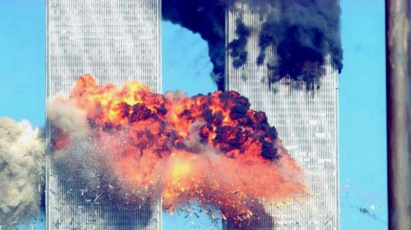 美国911事件,双子塔倒塌瞬间,整个纽约被灰尘吞噬