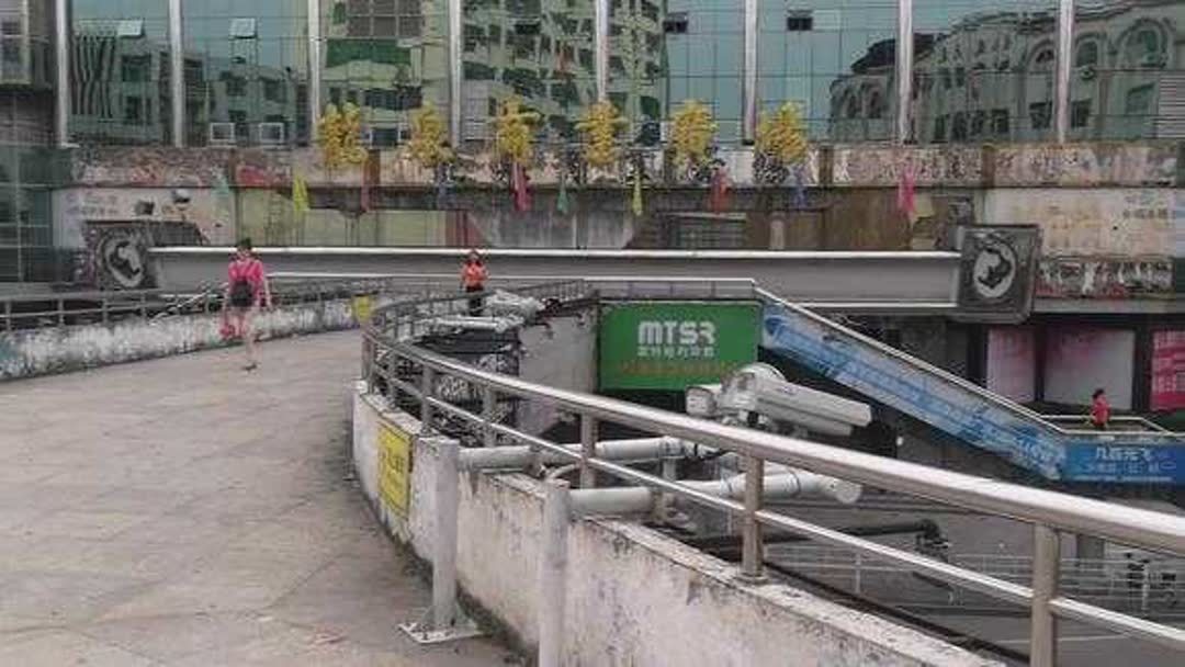 虎门的标志建筑龙泉商业广场,广场人行天桥,现在怎样了。