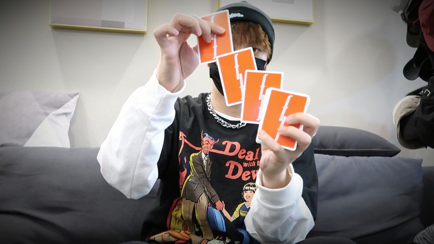 #悬浮卡牌 #卡牌悬浮术 #创意 现在还有人喜欢技术流么～