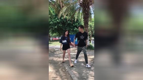 荆门穷小伙被迫去打劫,钱还到手就被两位美女姐姐打倒在地!