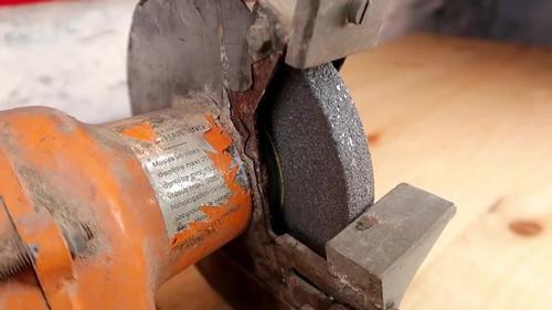 一台很老的砂轮机-拆开一看质量十分好!