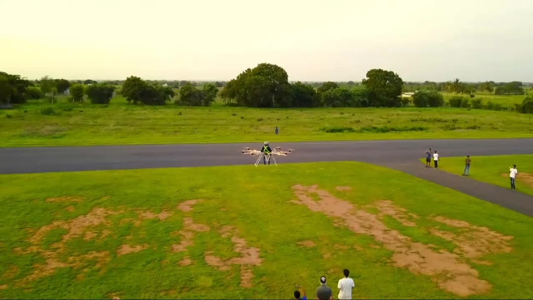 这样的多旋翼无人飞行器你敢坐吗?
