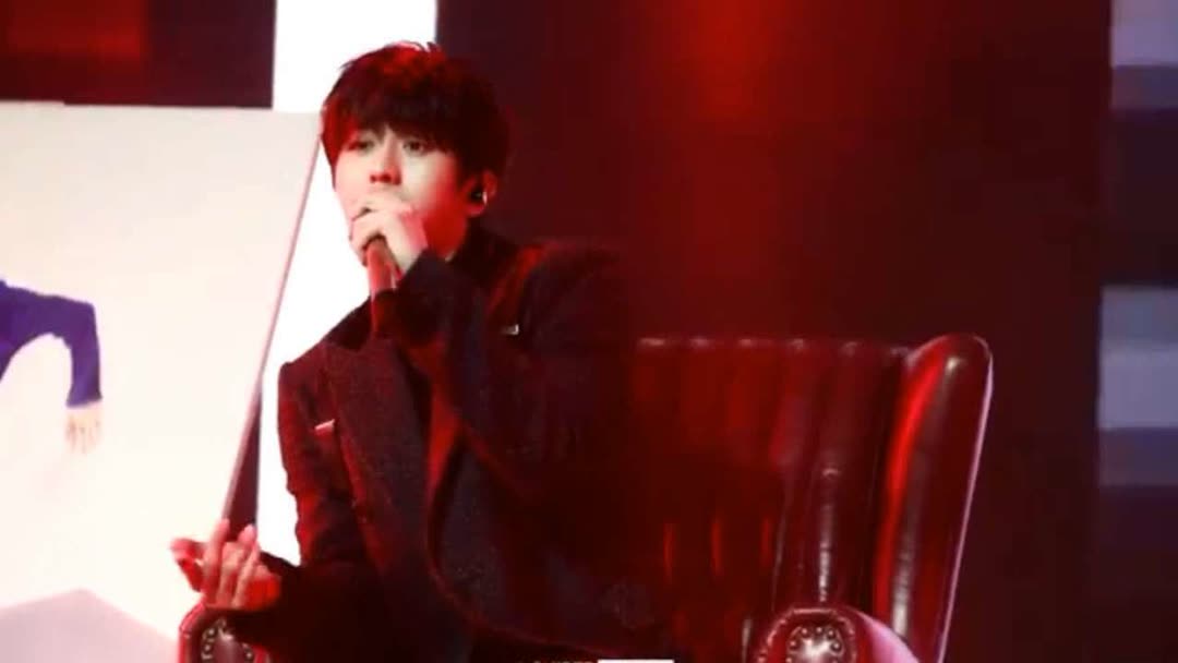 蔡徐坤成都音乐会舞台表演完整版