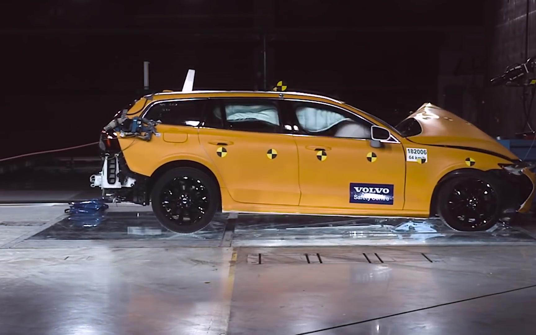 2018 沃尔沃Volvo V60实车碰撞测试