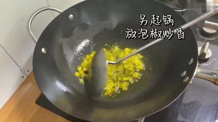 超简单的家常小炒,时令藕带炒牛肉,藕尖酸辣脆口牛肉嫩而不柴