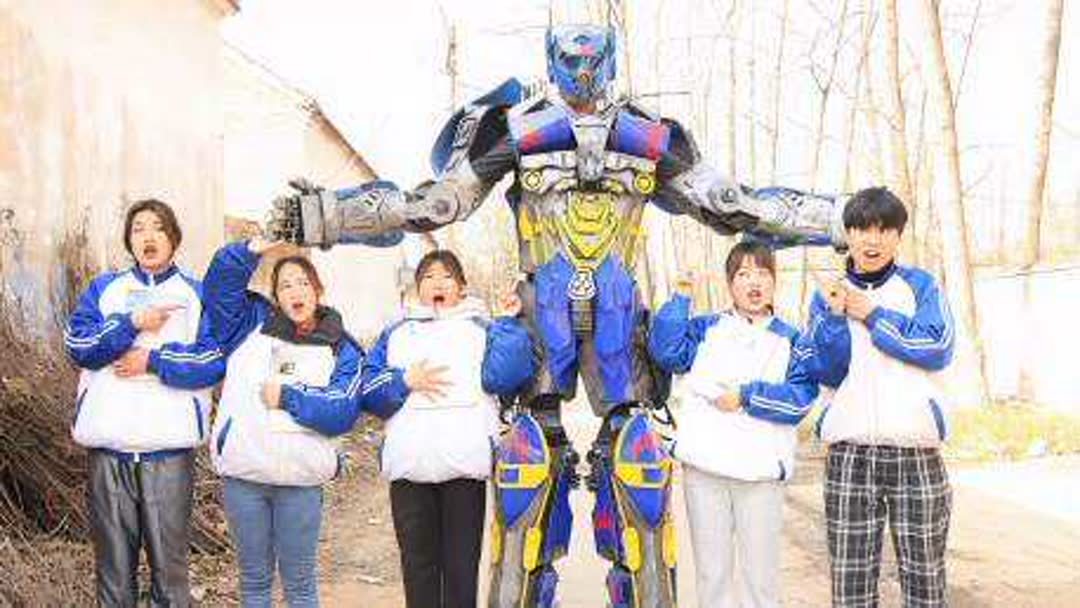 擎天柱1:一帆整天幻想擎天柱,结果真的遇见了擎天柱,怎么回事