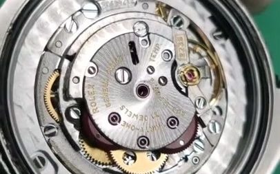 劳力士手表维修——更换表镜,清洗机芯