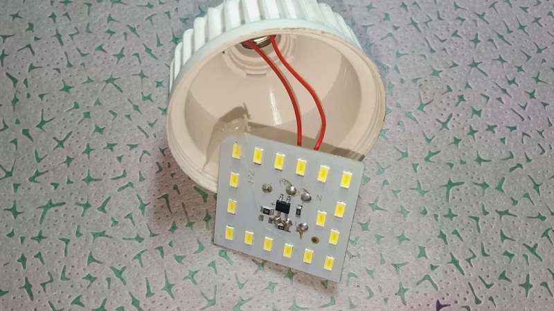 LED灯不亮了,扔了多可惜,只要学会这个方法,完美修复还能用