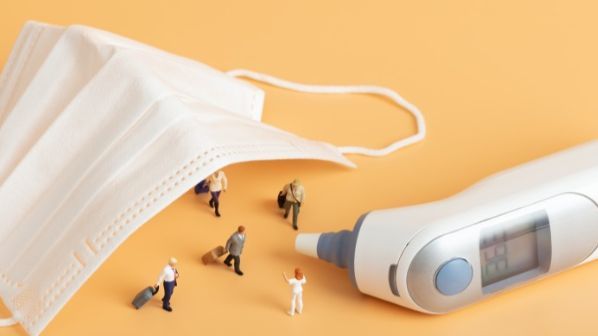 30秒|成都发热门诊日接诊量已由最高峰的4.2万人次下降至1.8万人次