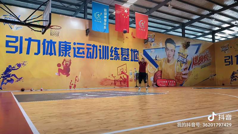 实战中投篮不稳定,结束后中投基础训练!