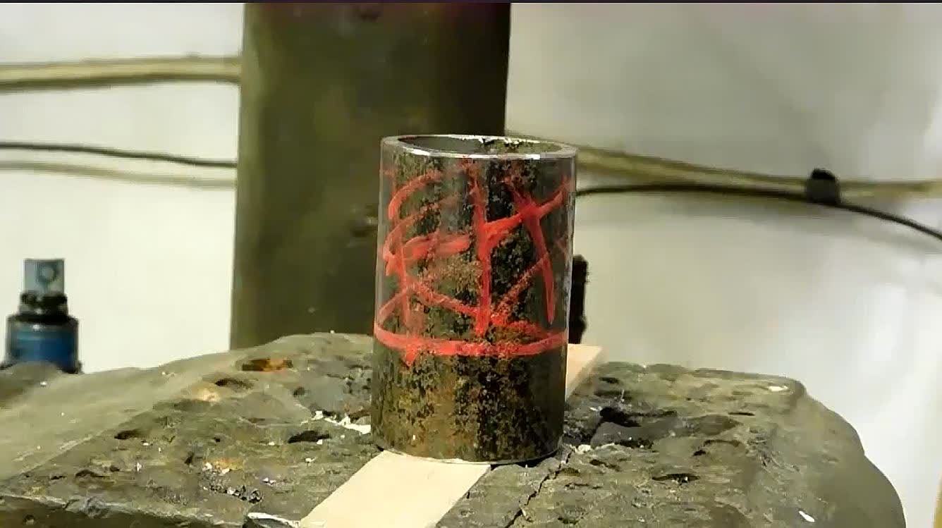 用钢管也能制作工具,简单实用,学会了早晚能用到的!