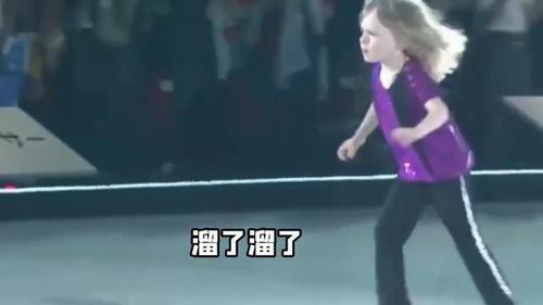 心碎一地!羽生结弦要拥抱遭萌娃无视,太搞笑了!