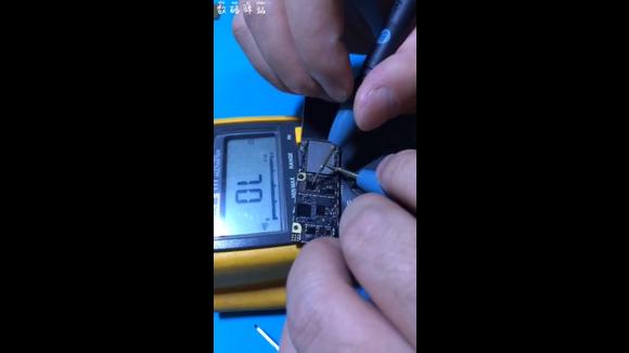 苹果小6不读卡,信号栏感叹号,无法修复。