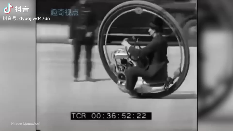 上个世纪确实有很多奇葩且不实用的“发明”设计,例如我们烟斗圈...