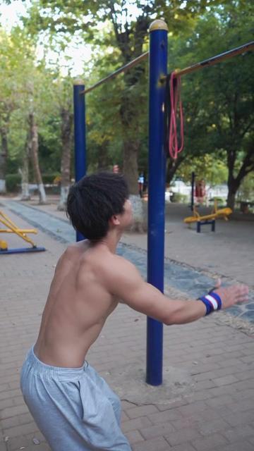 当你发现自己的握力不足时,可以试试这款60公斤的握力器