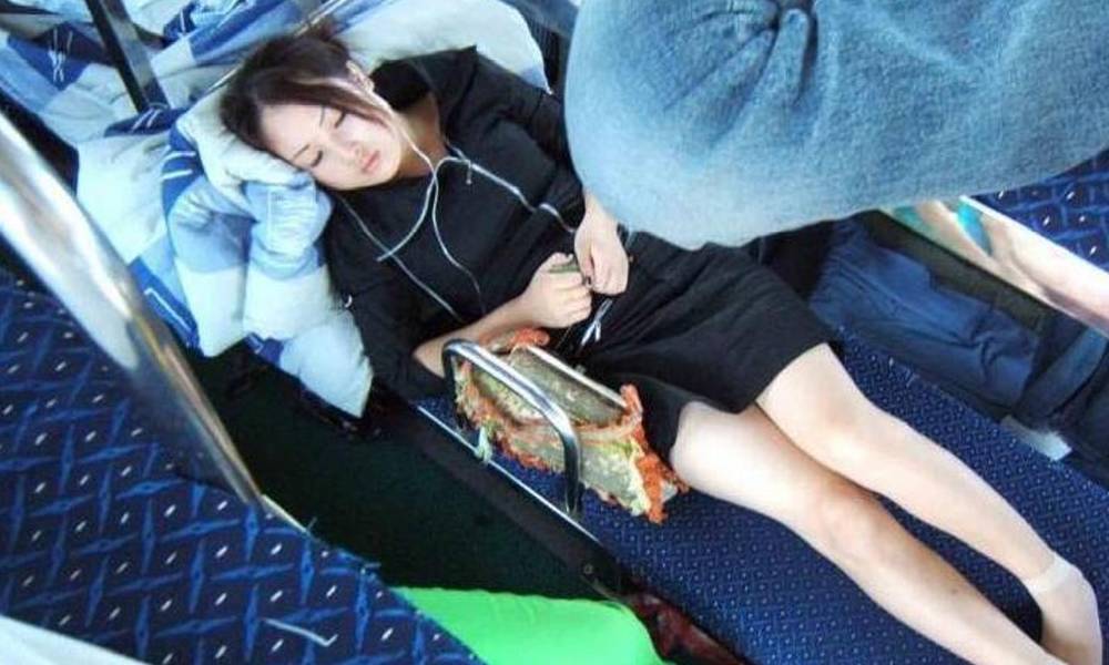 为什么女孩坐火车不喜欢买下铺?看完才明白其中的奥秘!