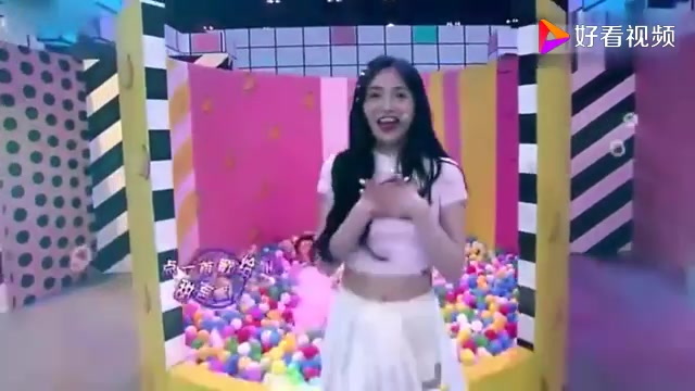 《GetIt》甜美少女周洁琼大长腿性感迷人