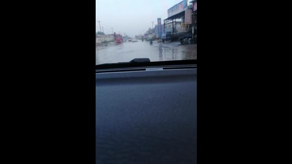 休养了十来天,第一天上班,起了个大早,没想到路上人很多啊!